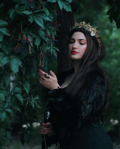 The Fae Café – Dowsing for Divinity